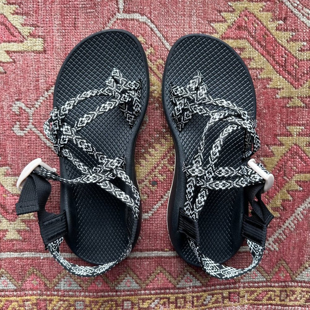 Chaco Z Cloud X2 Sandals In Black & White - Gem